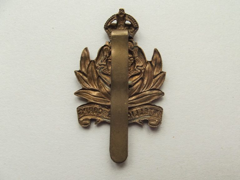 BRITISH ARMY INTELLIGENCE CORPS CAP BADGE C1940-55 - DBG Militaria