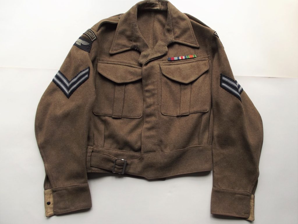 WW2 R.A.F REGIMENT BATTLEDRESS TUNIC DATED 1942 - DBG Militaria