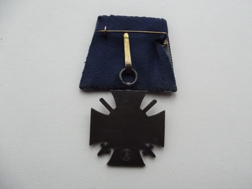 WW1 GERMAN CROSS OF HONOUR CROSSED SWORDS COURT MOUNTED - DBG Militaria