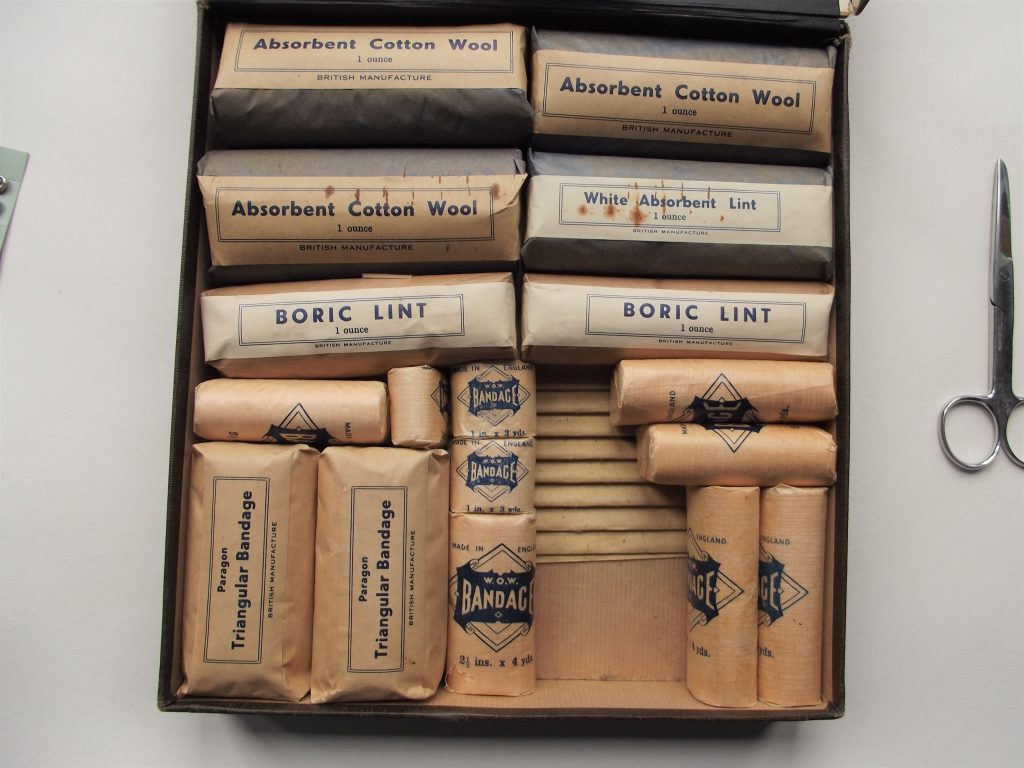 WW2 HOMEFRONT A.R.P 4 HOUSEHOLDERS FIRST AID KIT - DBG Militaria