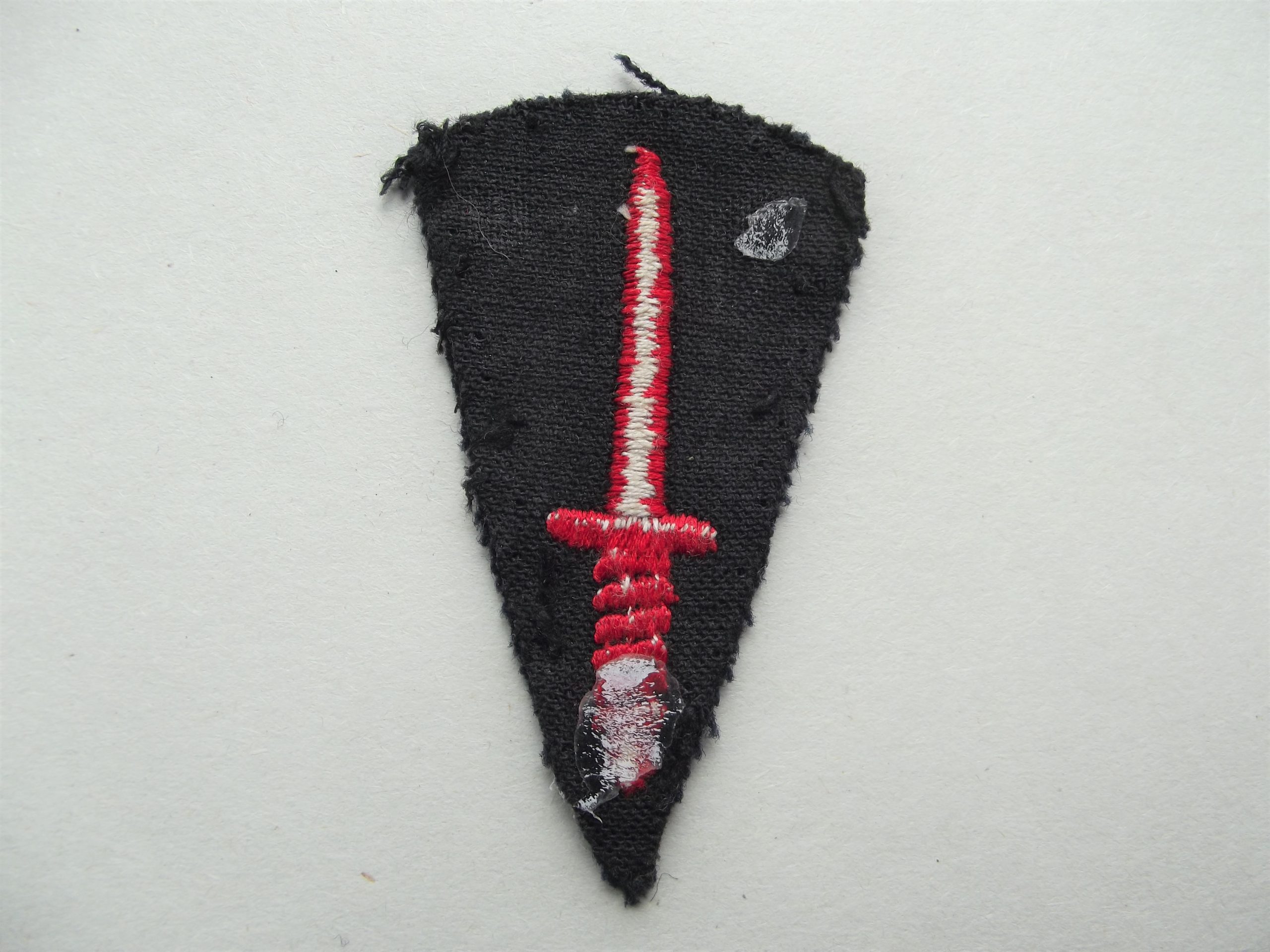 ROYAL MARINES WOVEN CLOTH ARM BADGE - DBG Militaria