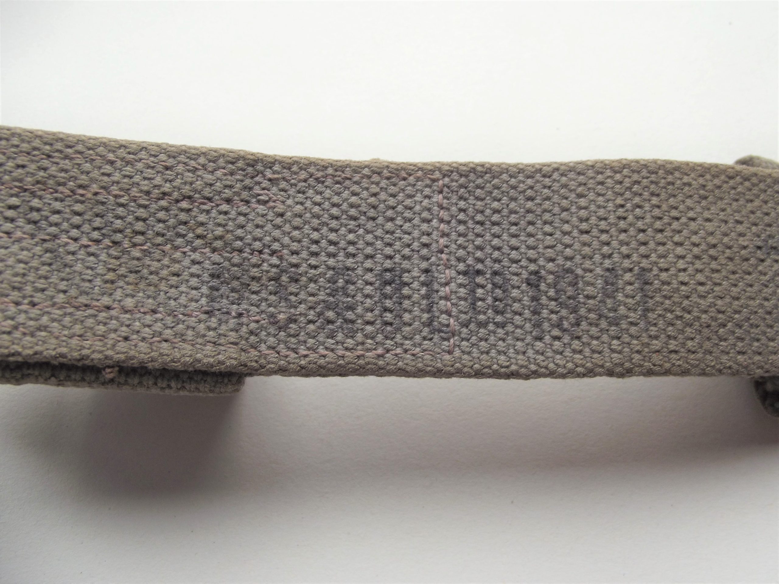 WW2 R.A.F 25 PTN WEBBING BAYONET FROG DATED 1941 - DBG Militaria