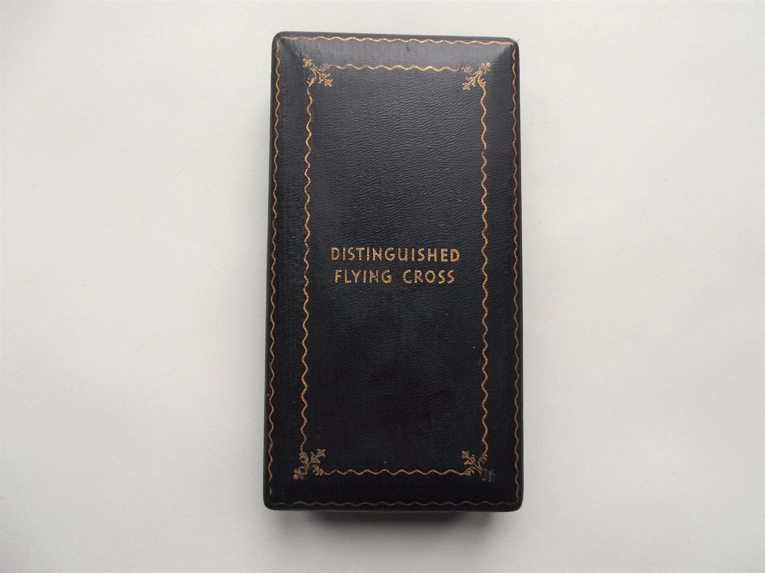WW2 AMERICAN U.S. NAVY DISTINGUISHED FLYING CROSS CASED - DBG Militaria