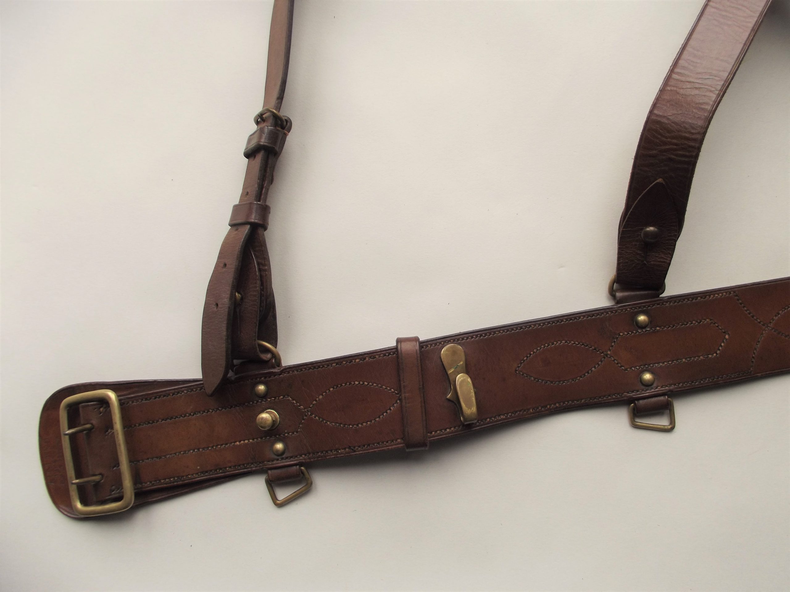 WW1 OFFICERS DOUBLE STRAP SAM BROWN SET DATED 1917 - DBG Militaria