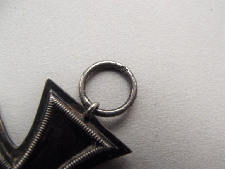 WW2 GERMAN 2ND CLASS IRON CROSS & RIBBON MAKER 55 - DBG Militaria