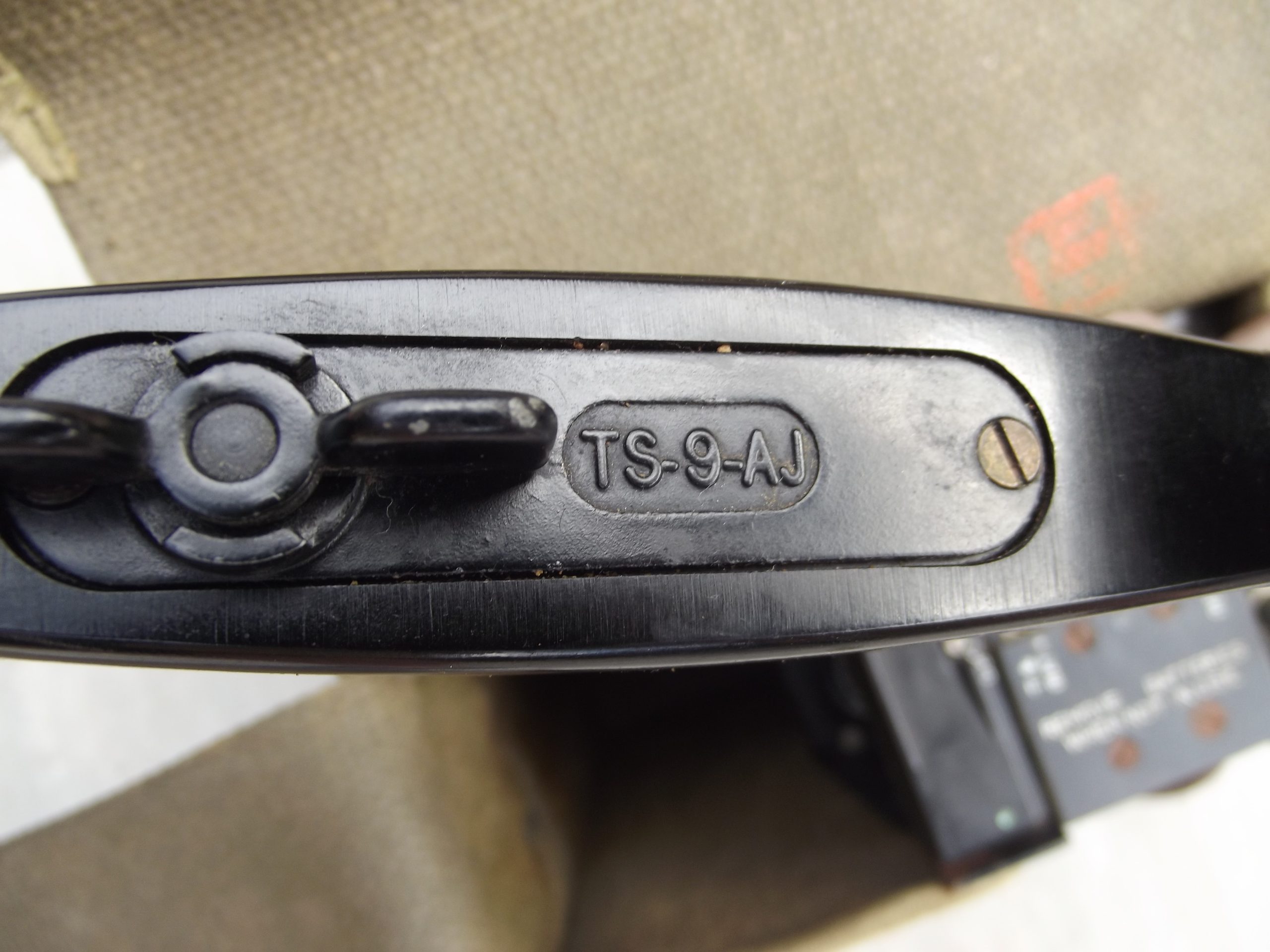 WW2 AMERICAN FIELD TELEPHONE SET EE-8-B - DBG Militaria