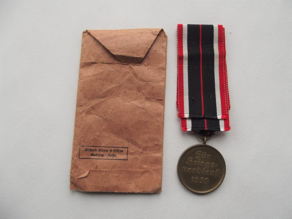 WW2 GERMAN WAR MERIT MEDAL & PAPER PACKET - DBG Militaria