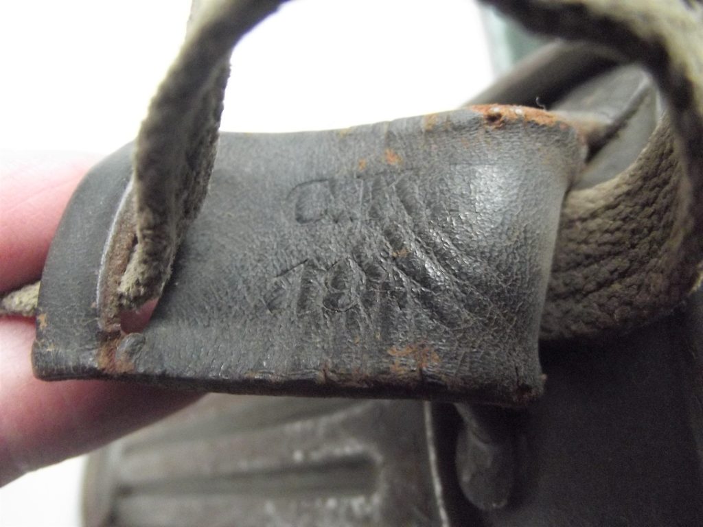 WW2 GERMAN ARMY M30 GAS MASK DATED 1940 & CANNISTER & WEBBING STRAPS ...