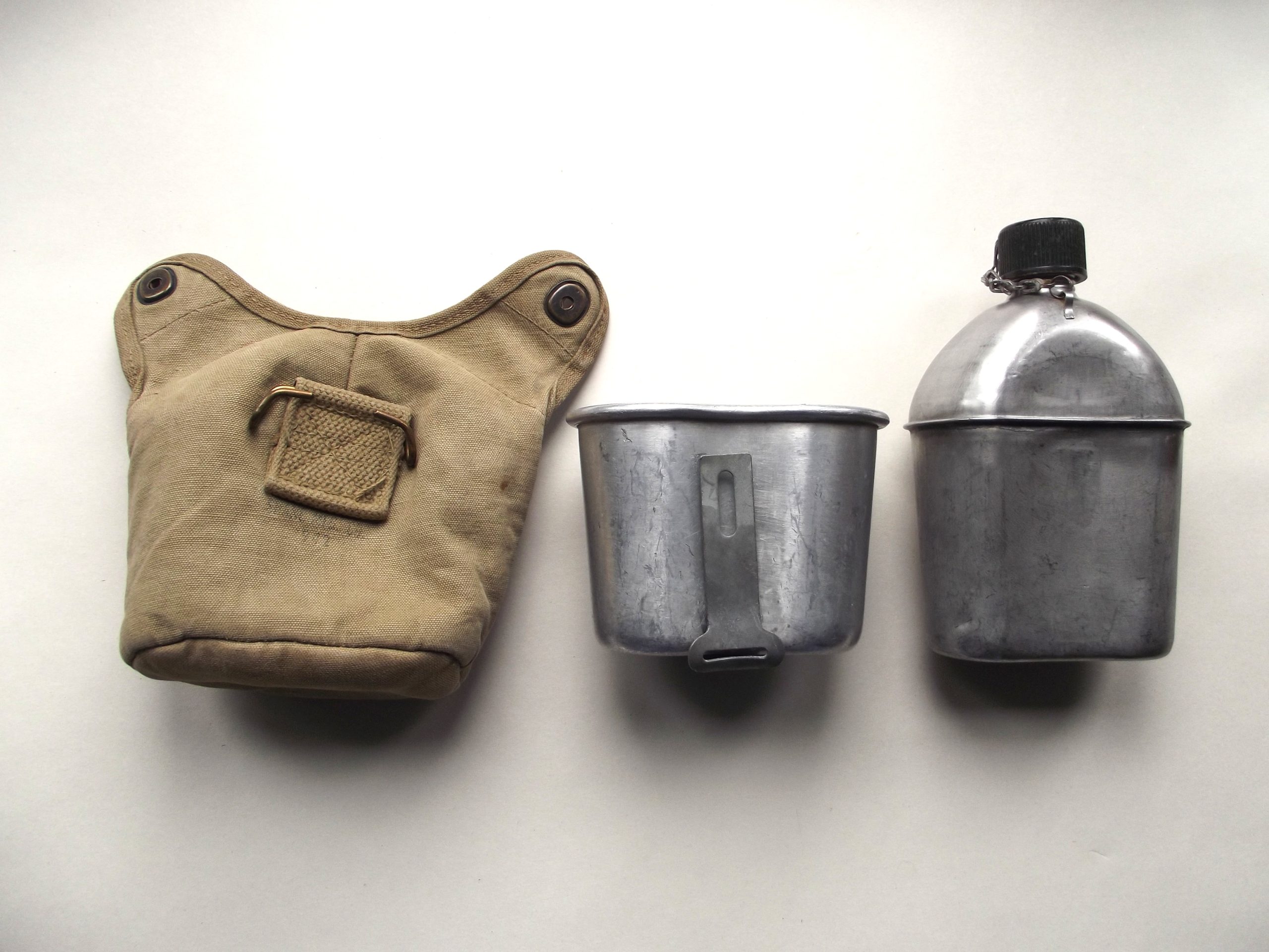 WW2 AMERICAN M1910 CANTEEN COVER & CUP DATED 1942,43,44 - DBG Militaria