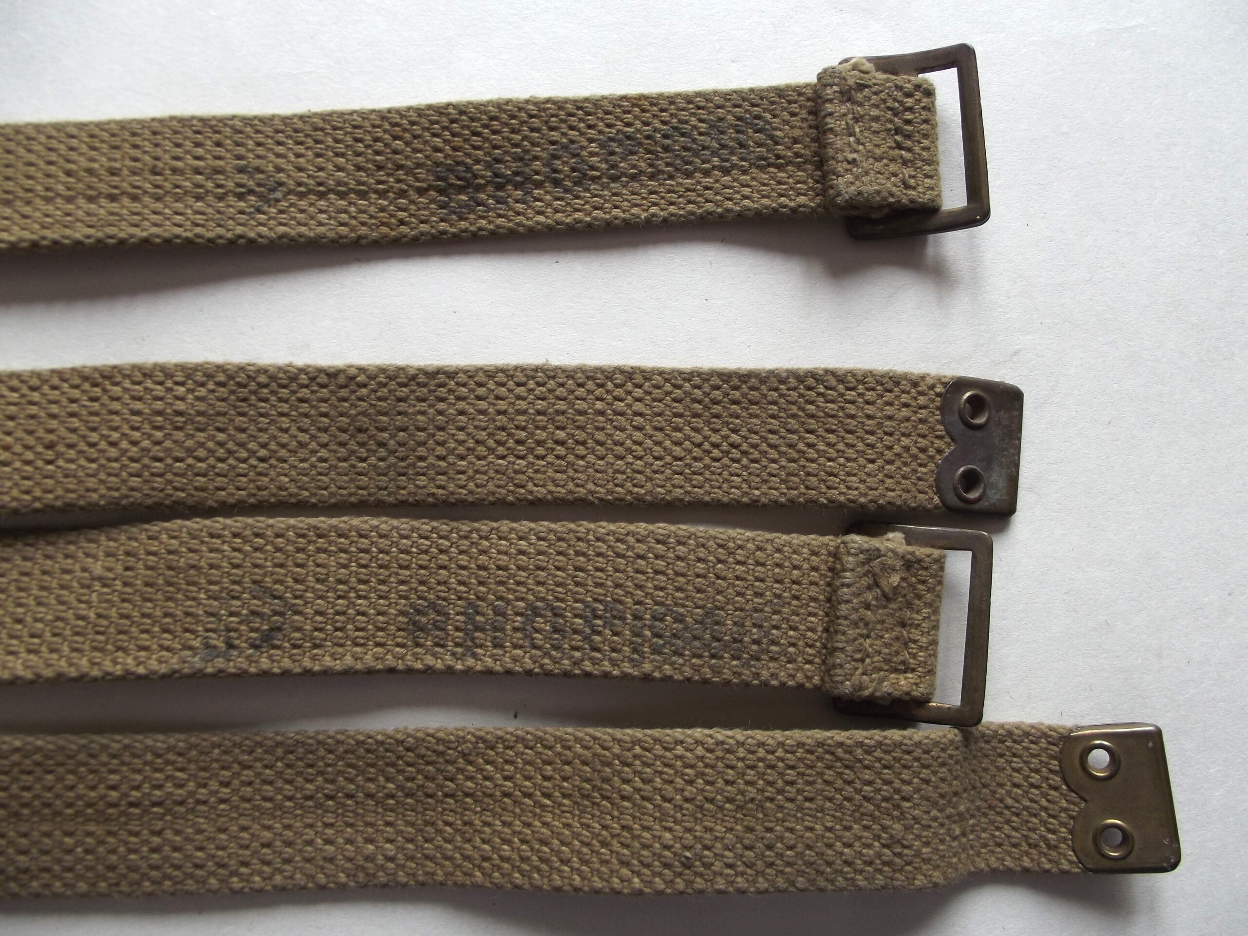 WW2 37 PTN AUXILIARY STRAPS B.H.G DATED 1940 - DBG Militaria