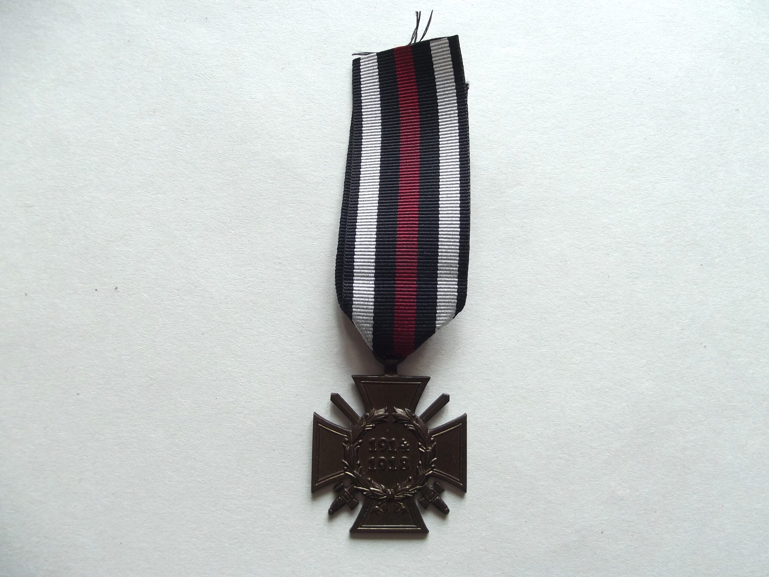 WW1 GERMAN HINDENBURG CROSS WITH SWORDS - DBG Militaria