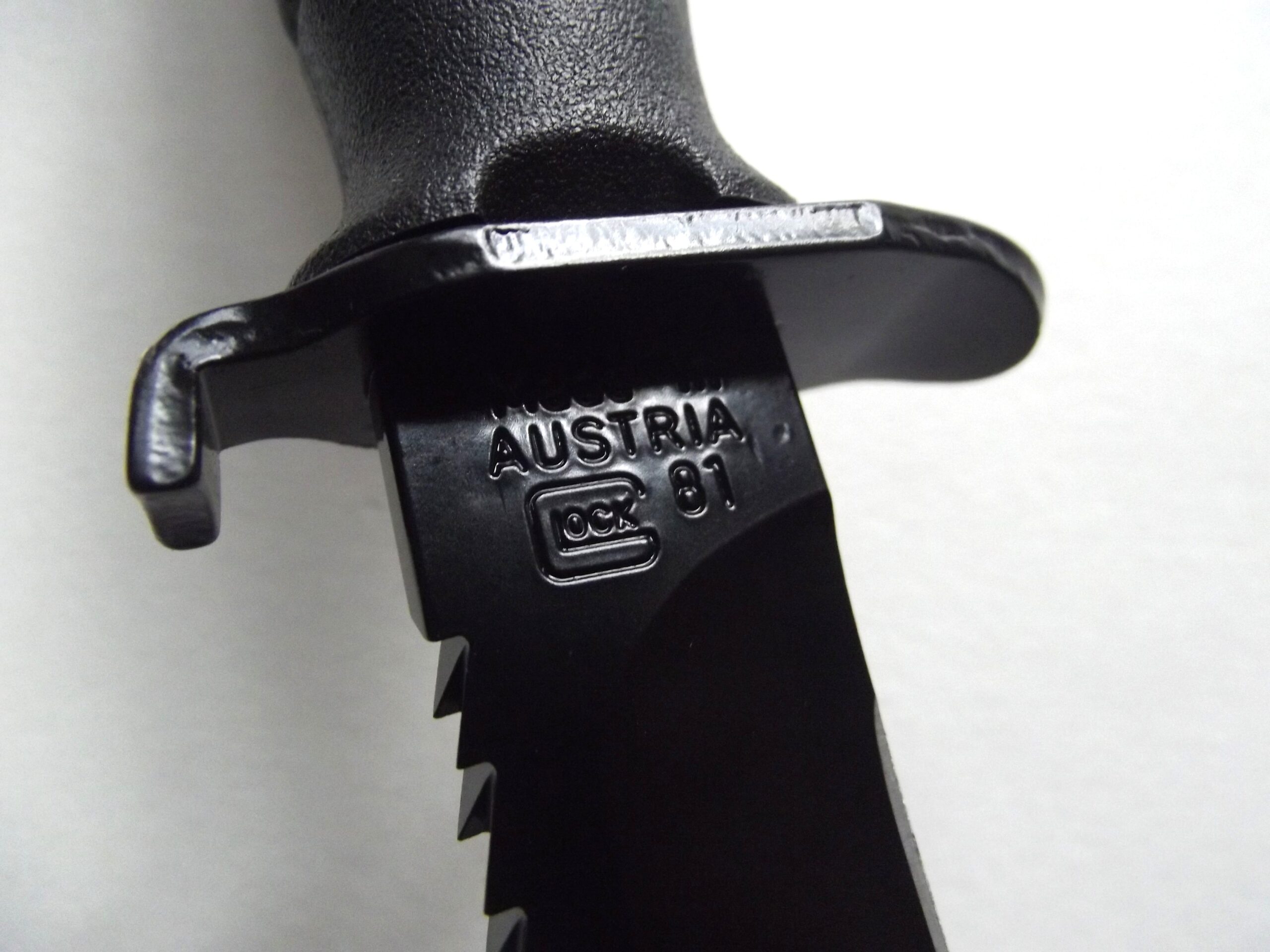 GLOCK FM 81 SURVIVAL KNIFE (BLACK) - DBG Militaria