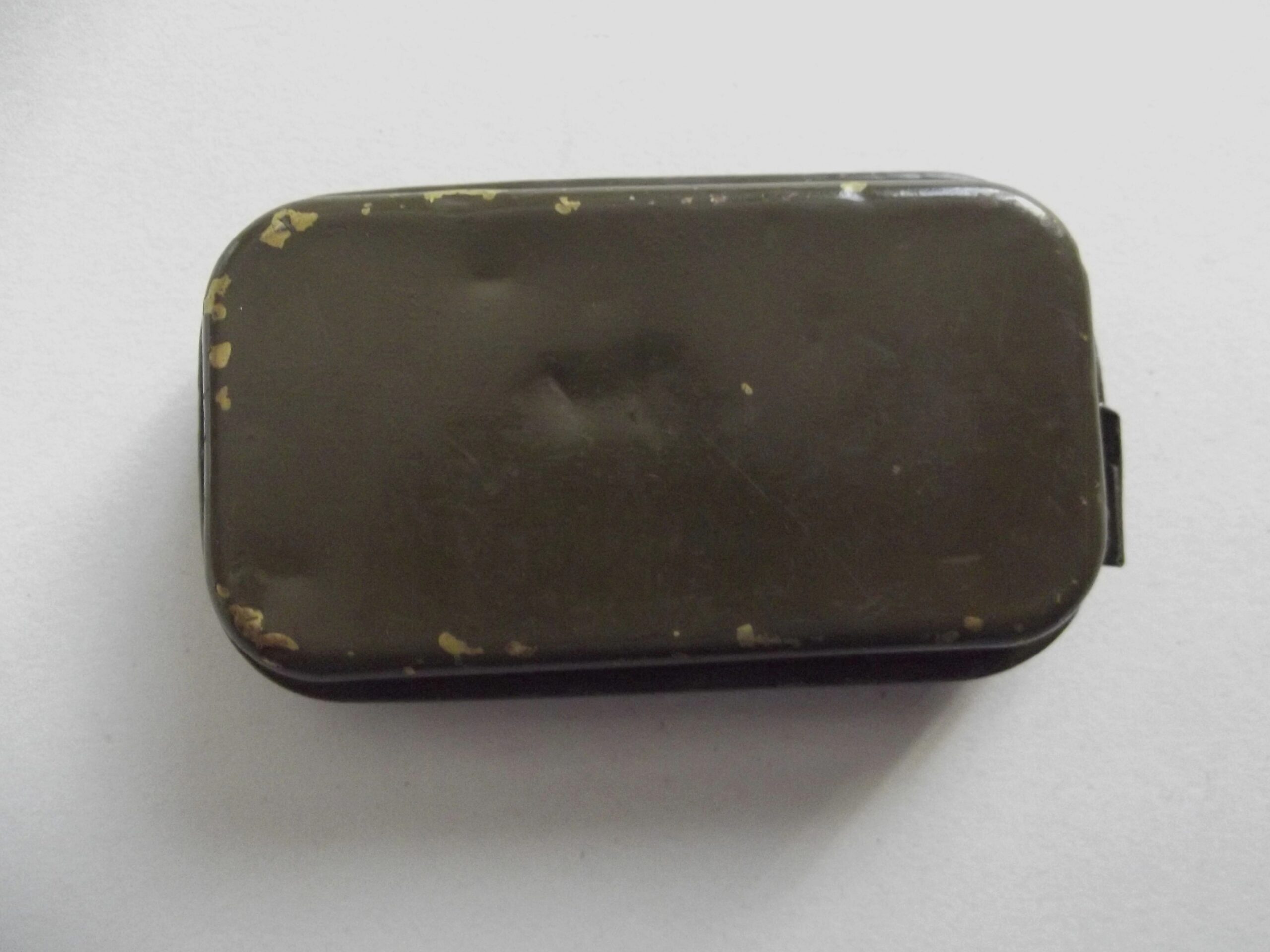 WW2 AMERICAN FIRST AID CARLISLE TIN 1ST PTN - DBG Militaria